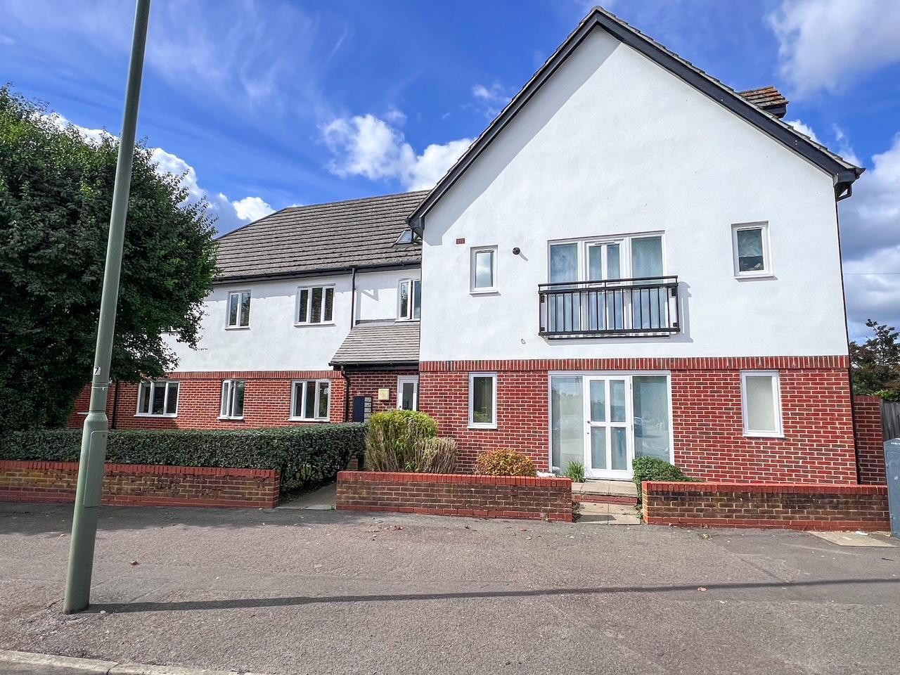 Rent Property - Tudor & Co - Ray Road, West Molesey